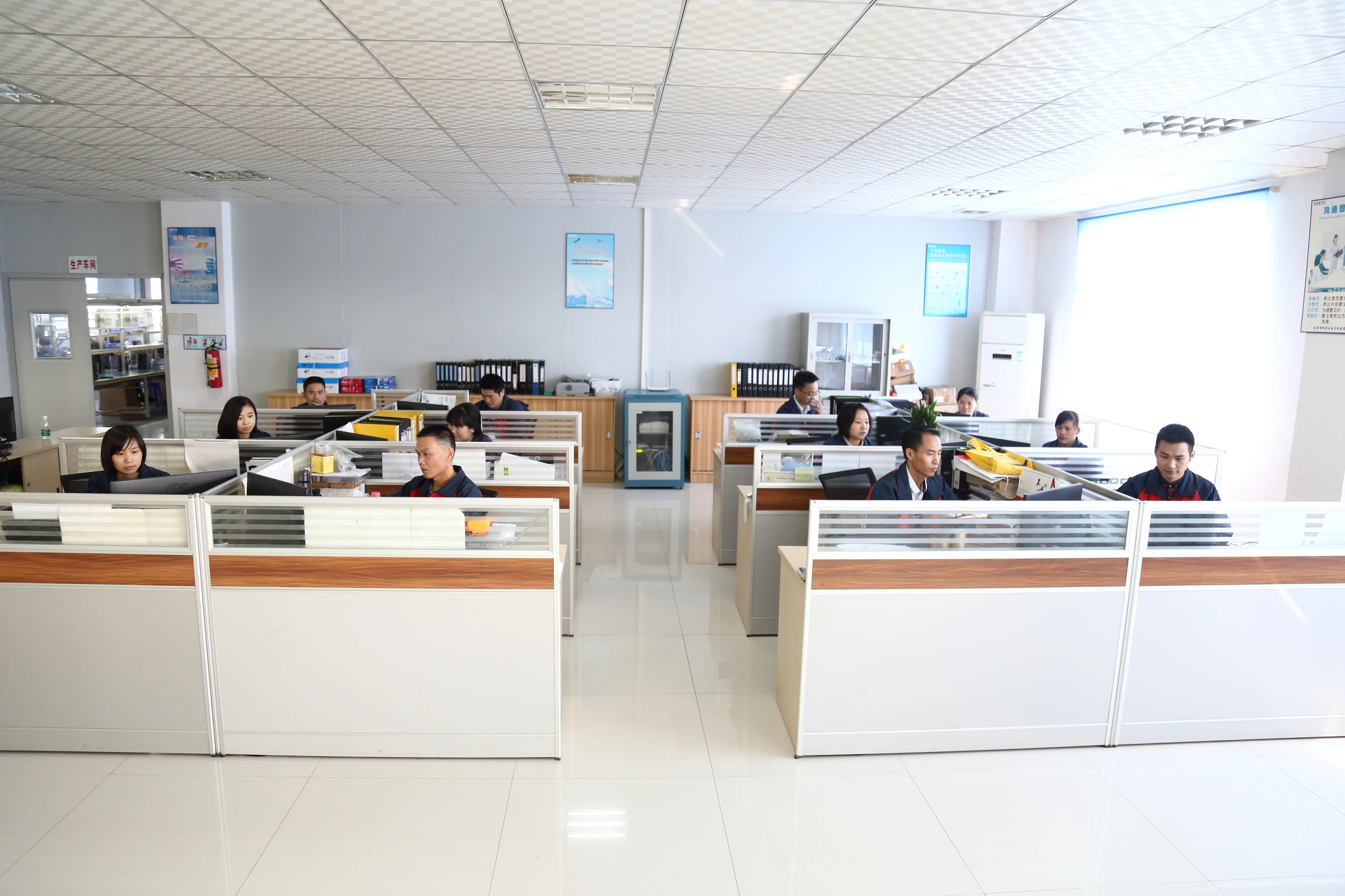 Office display 01|Dimud connectors & cables